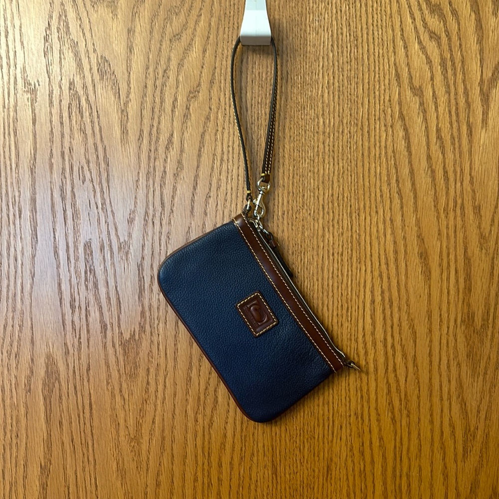 Navy Blue Pebble Grain Dooney & Bourke Wristlet - Gem